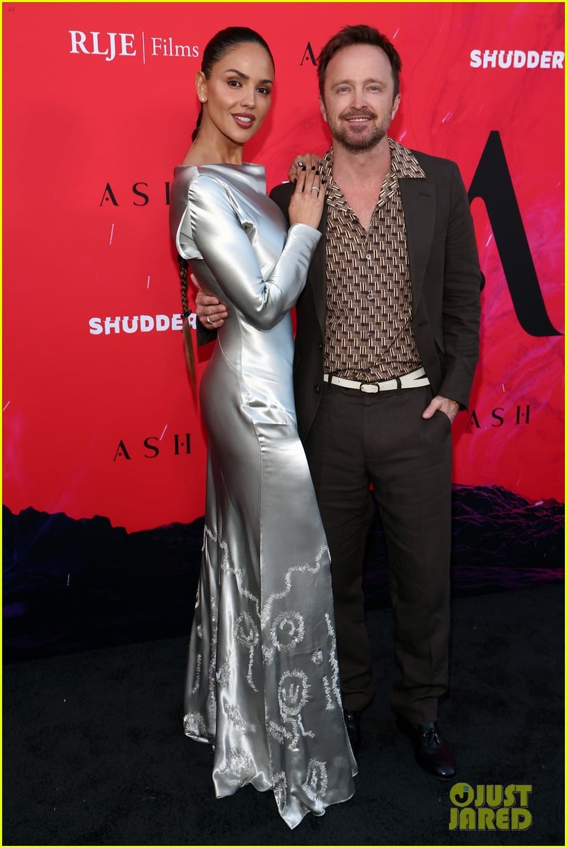 Eiza Gonzalez Wows in Form-Fitting Silver Gown at 'Ash' Premiere with Aaron Paul: Photo 5138126 ...