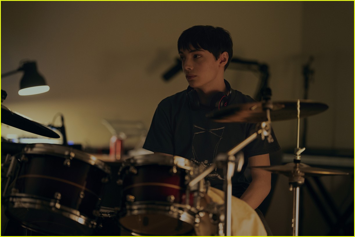 Jon Hamm Robs His Rich Friends in 'Your Friends & Neighbors' Trailer ...