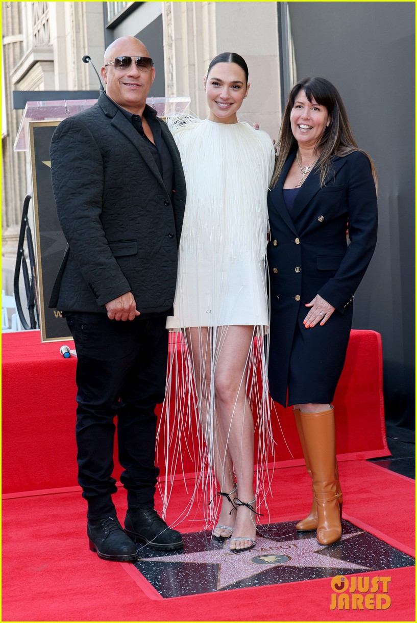 Gal Gadot Makes Rare Appearance with All Four Kids & Husband Jaron ...