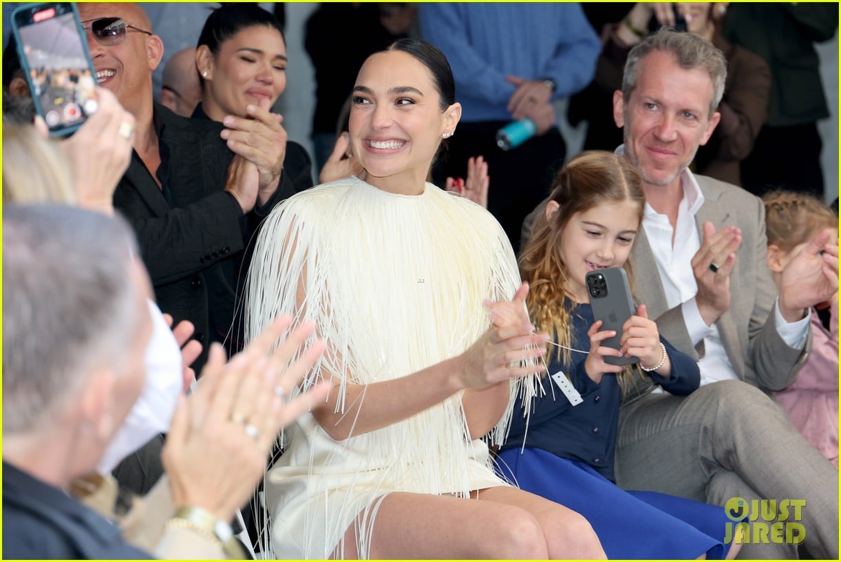 Gal Gadot Makes Rare Appearance with All Four Kids & Husband Jaron ...