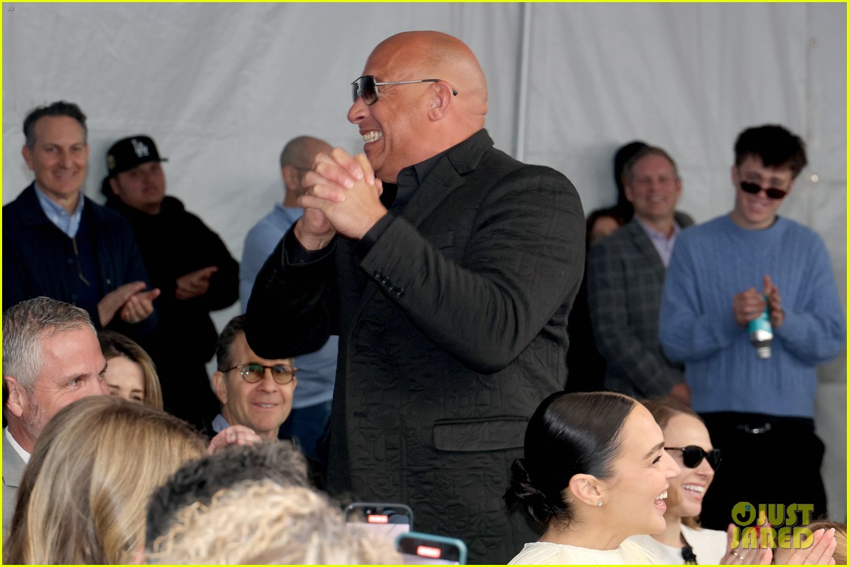 Gal Gadot Makes Rare Appearance with All Four Kids & Husband Jaron ...