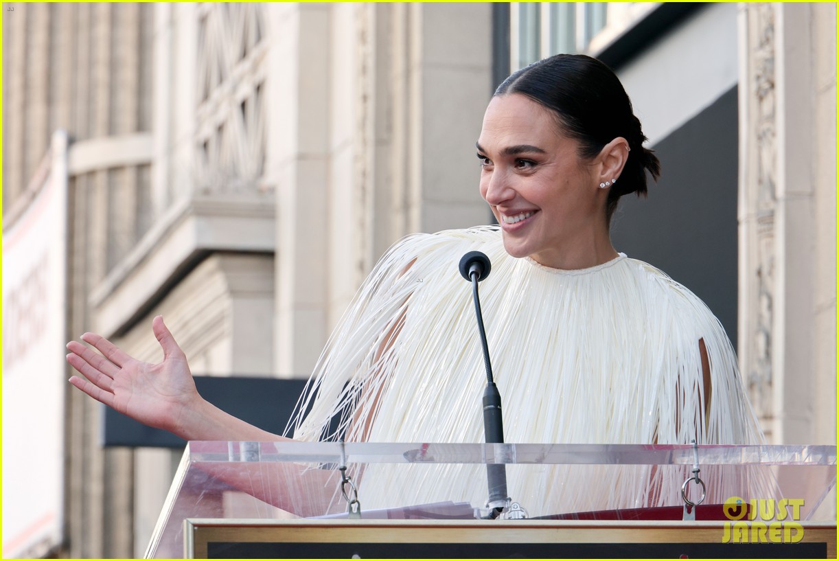 Gal Gadot Makes Rare Appearance with All Four Kids & Husband Jaron ...
