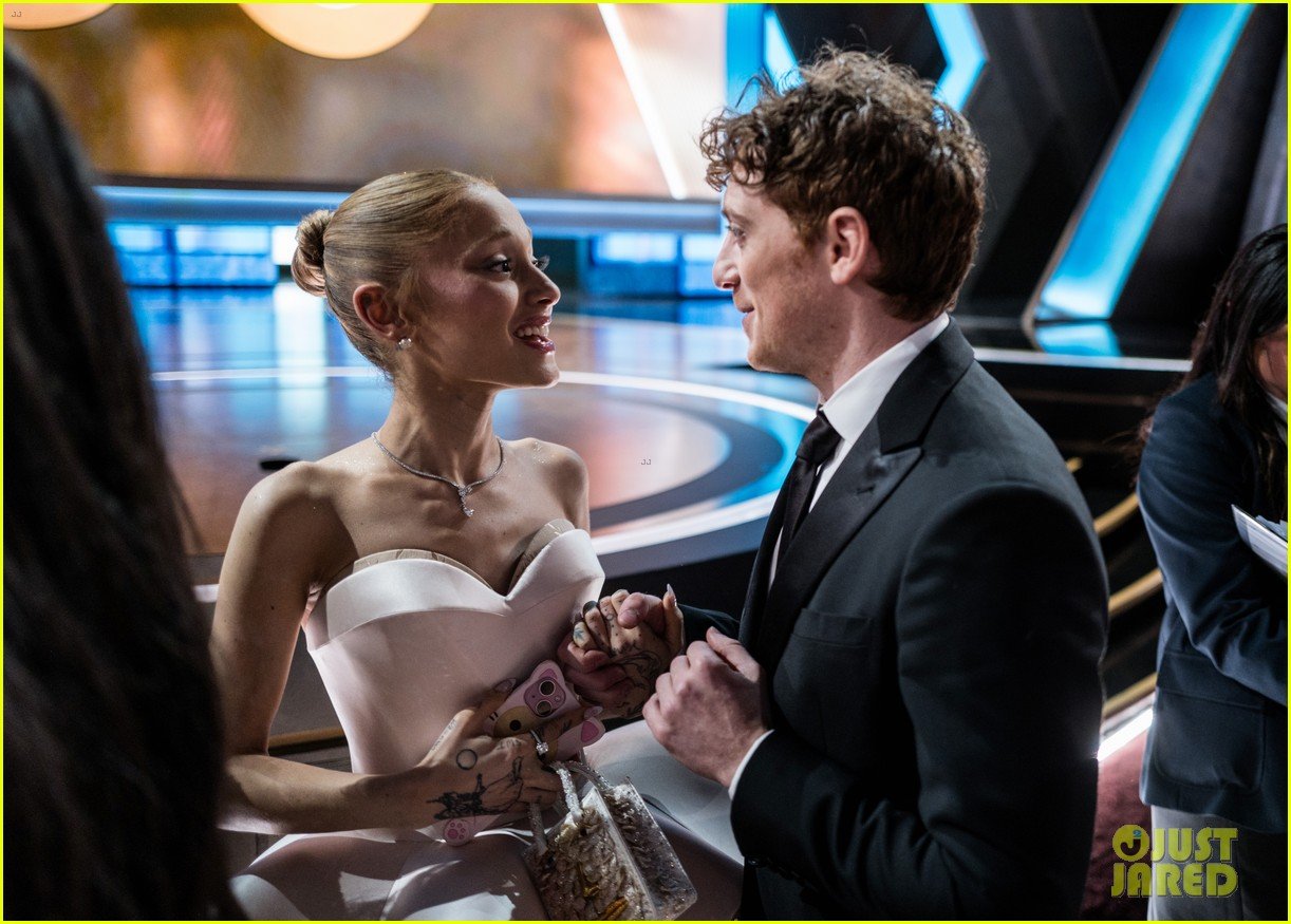 Ariana Grande & Boyfriend Ethan Slater Share Sweet Embrace Inside Oscars 2025: Photo 5132550 ...