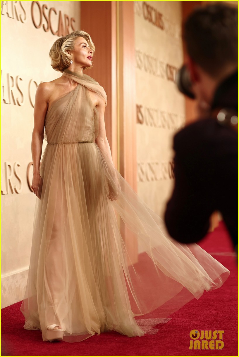 Julianne Hough & Jesse Palmer Kick Off ABC's Oscars 2025 Coverage!: Photo 5131617 | Julianne ...