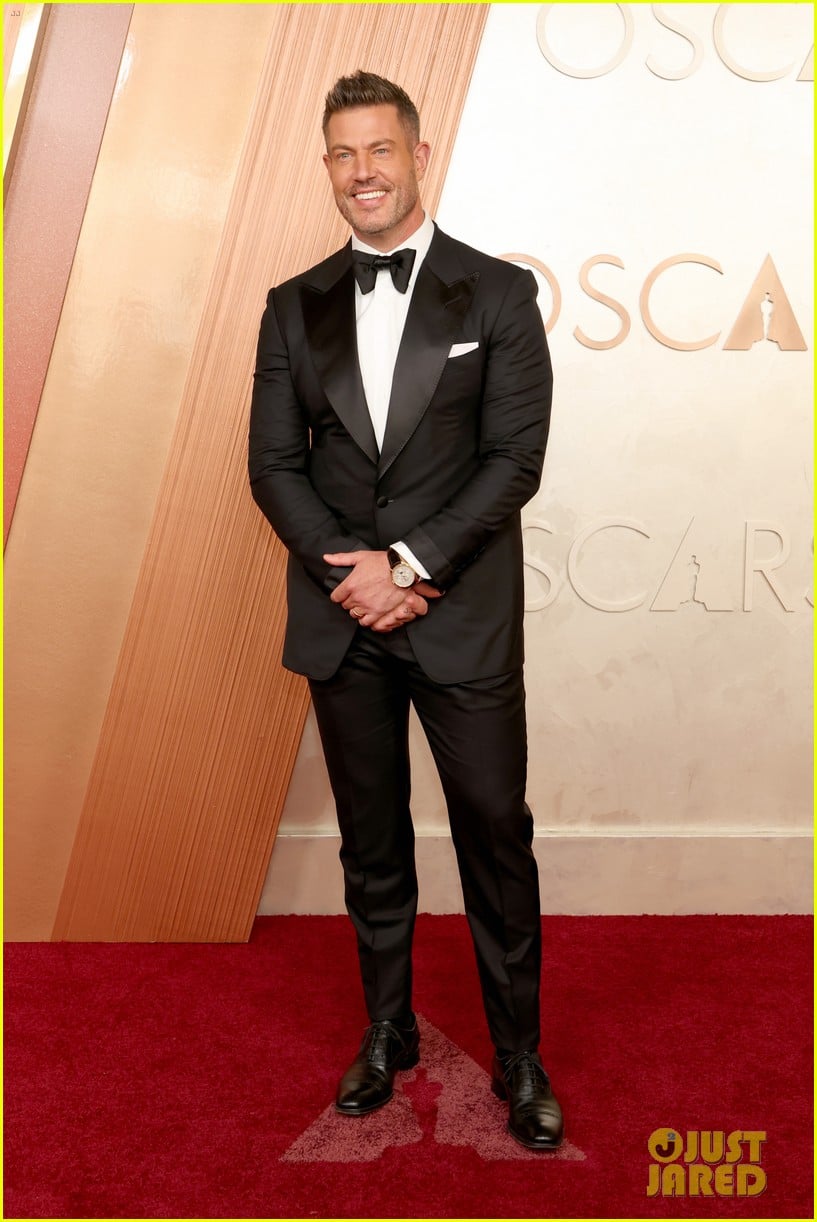 Photo: julianne hough jesse palmer oscars 2025 red carpet 07 | Photo 5131619 | Just Jared ...