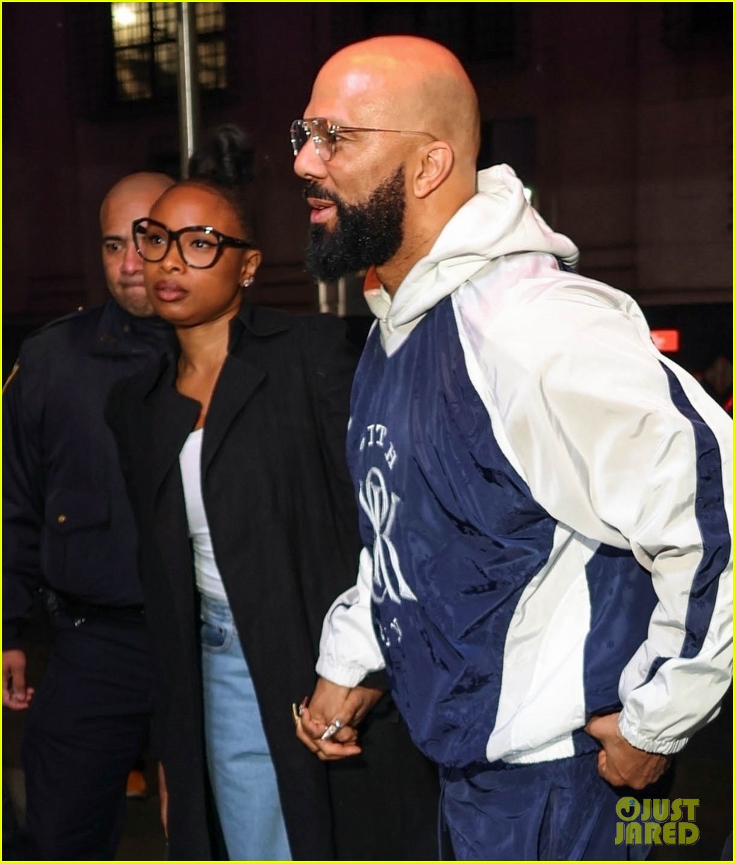 Jennifer Hudson & Boyfriend Common Hold Hands at Knicks Game in NYC ...