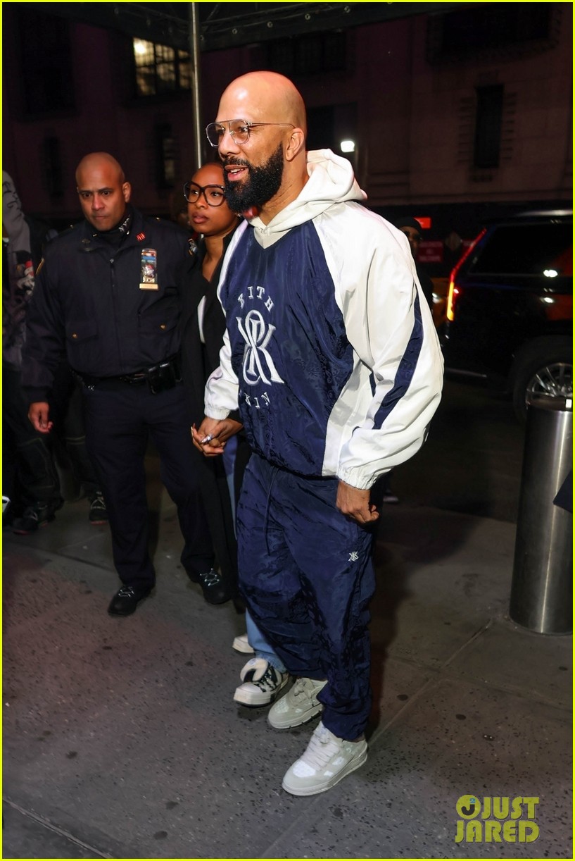 Jennifer Hudson & Boyfriend Common Hold Hands at Knicks Game in NYC ...