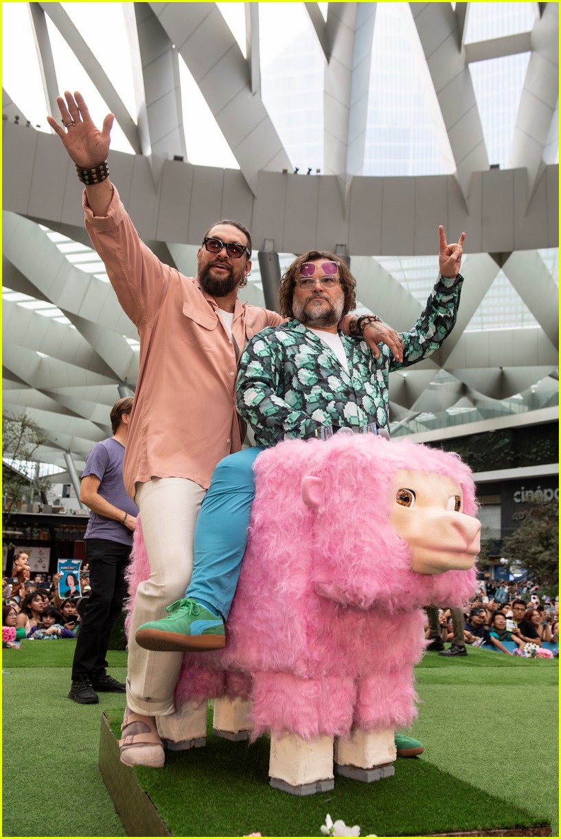 Jason Momoa Gets Into Character as 'The Garbage Man' at 'A Minecraft ...