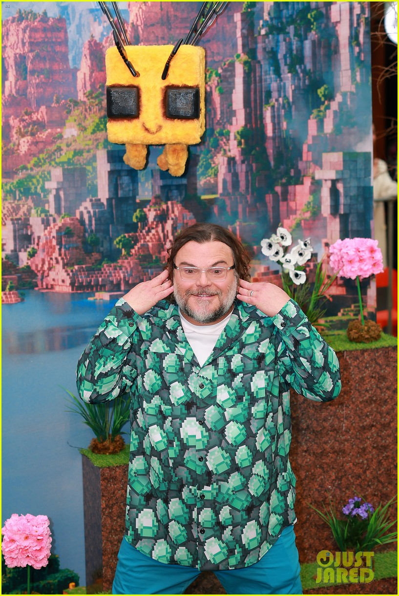 Jason Momoa Gets Into Character as 'The Garbage Man' at 'A Minecraft ...