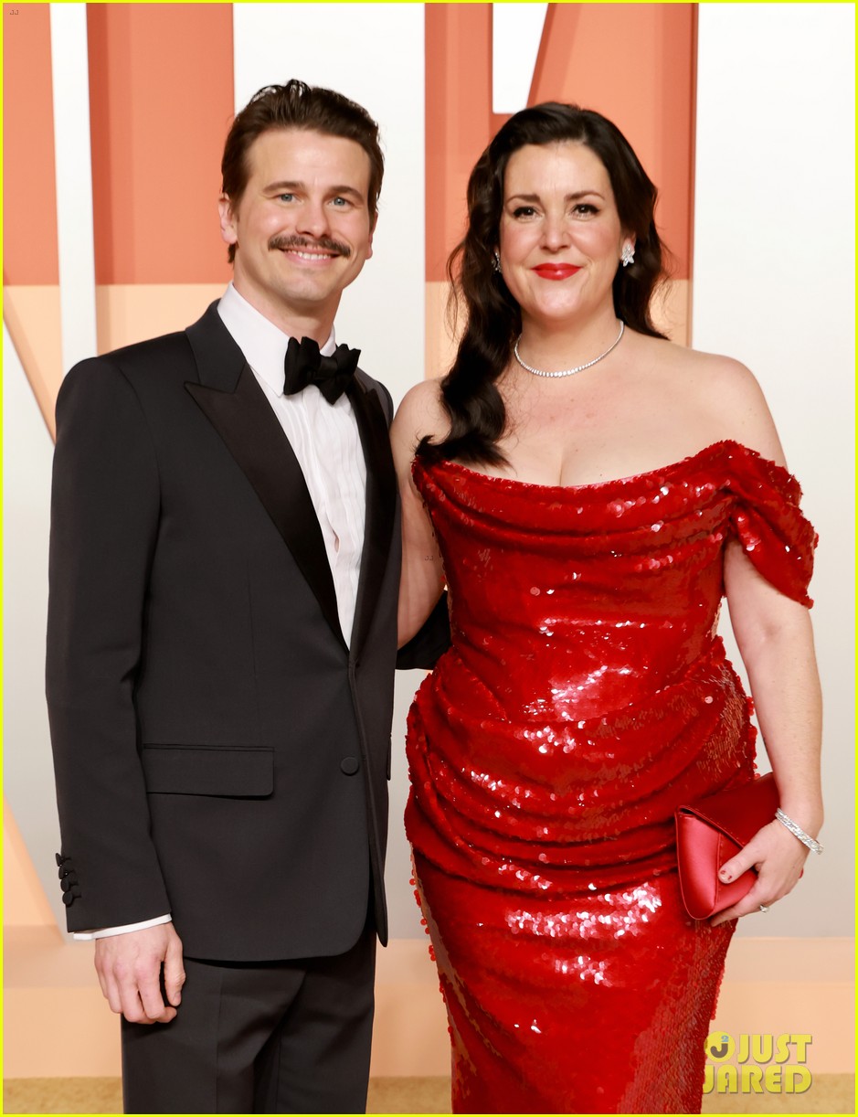 Jason Ritter Answers Viral Question About Wife Melanie Lynskey, Shares ...