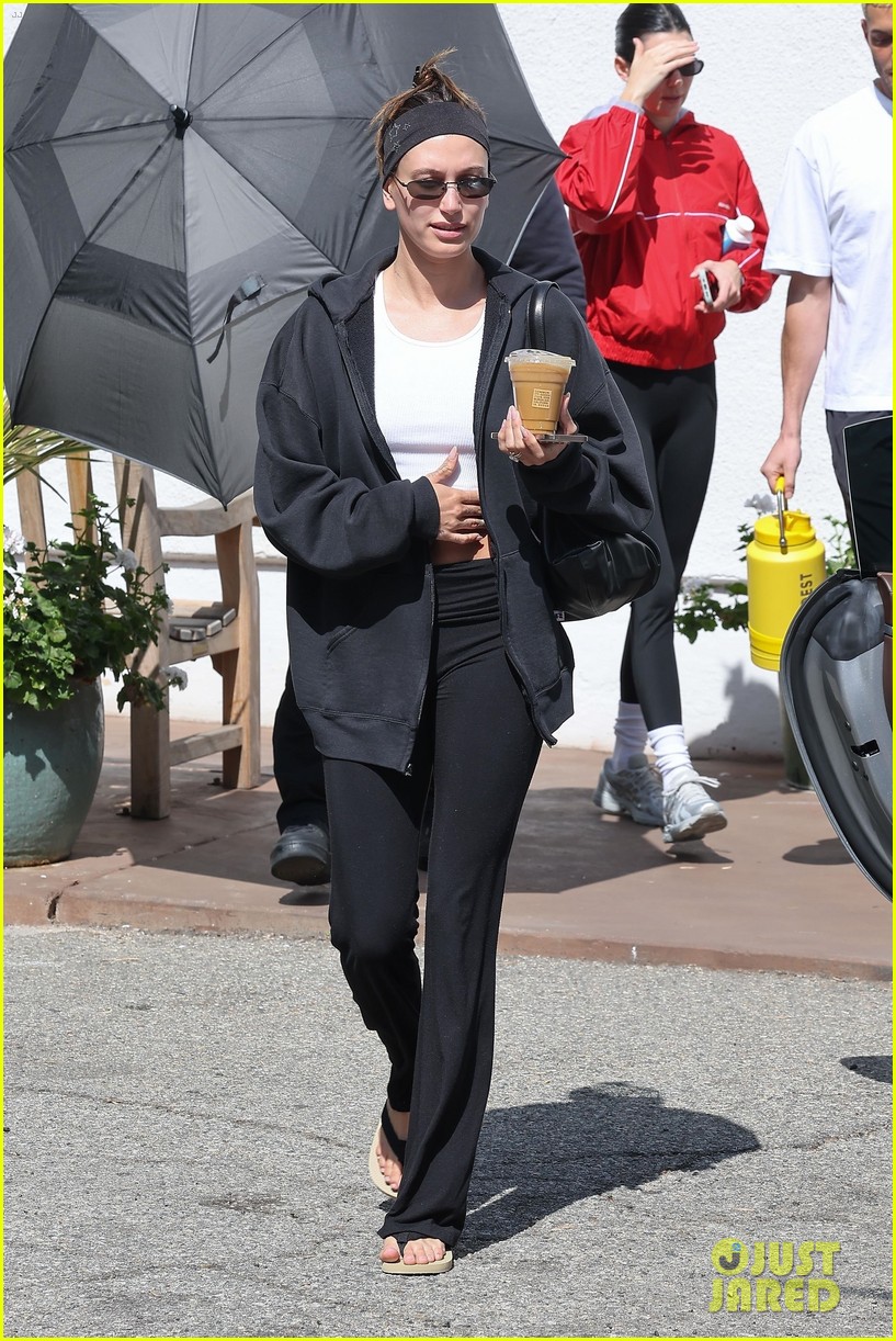 Kendall Jenner & Hailey Bieber Meet Up for Morning Pilates Class: Photo ...