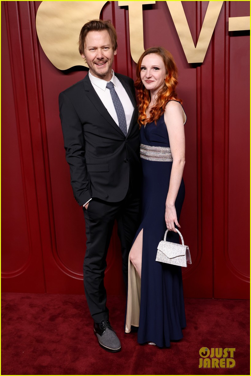 'Westworld' Actor Jimmi Simpson's Girlfriend Defends Their Age Gap ...