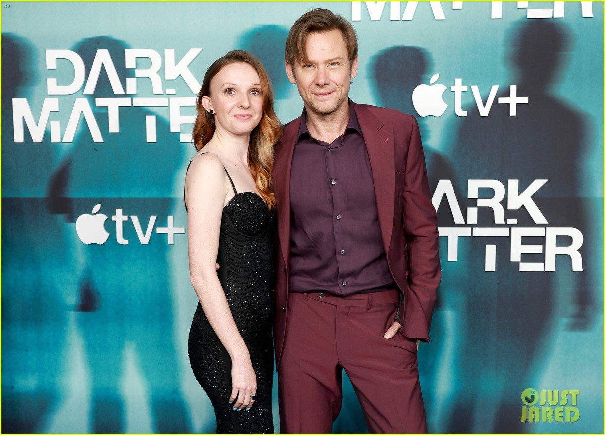 'Westworld' Actor Jimmi Simpson's Girlfriend Defends Their Age Gap ...