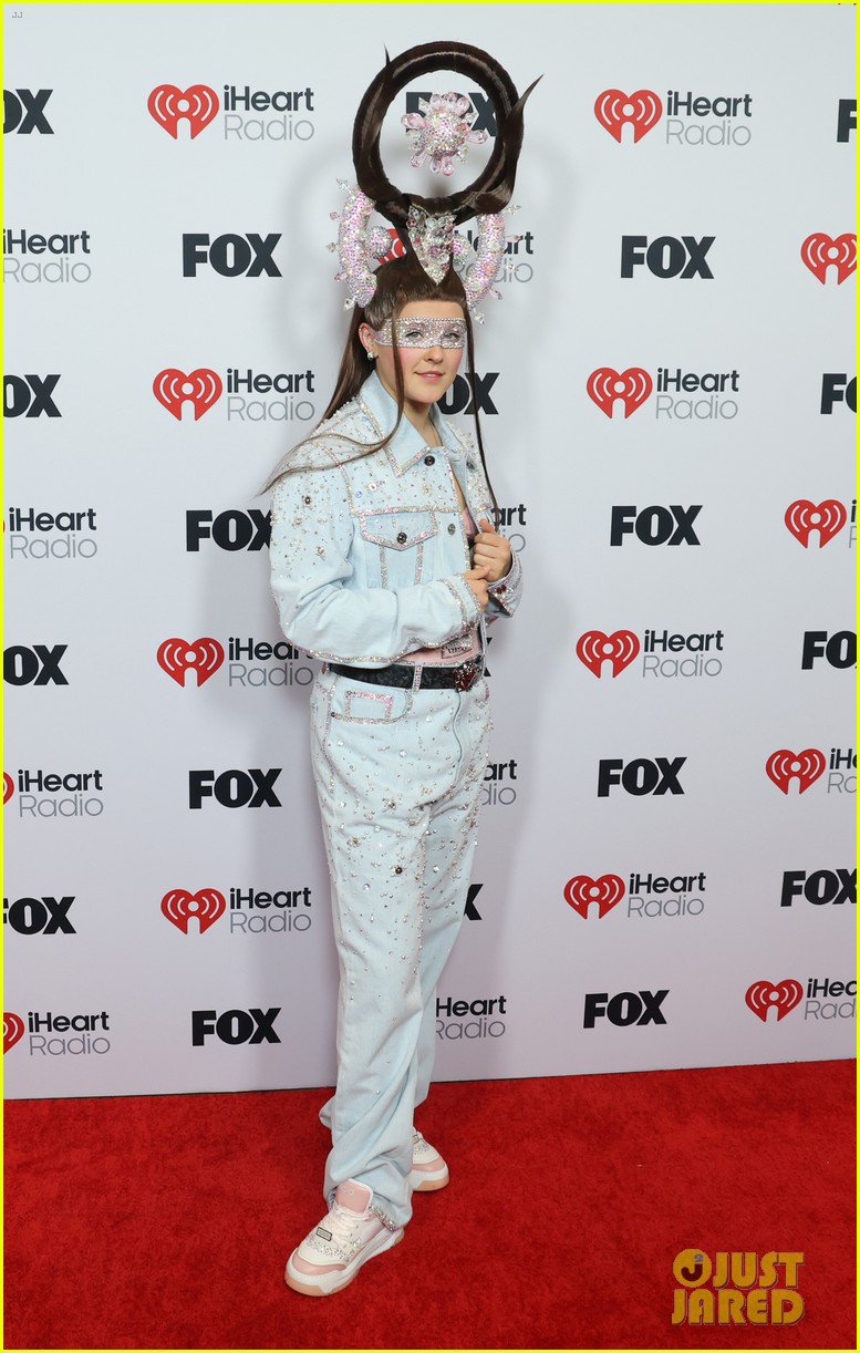 JoJo Siwa Explains Her Unique Look at iHeartRadio Music Awards 2025 ...