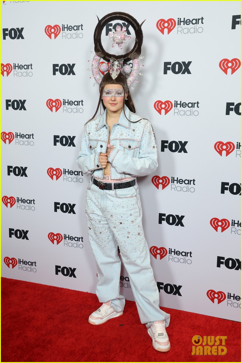 JoJo Siwa Explains Her Unique Look at iHeartRadio Music Awards 2025 ...