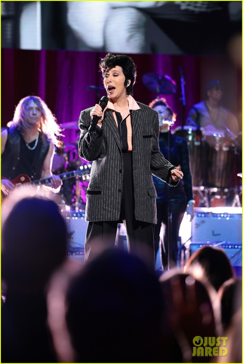 Kate Hudson Goes Rocker Chic, Cher Channels Elvis at Love Rocks NYC ...