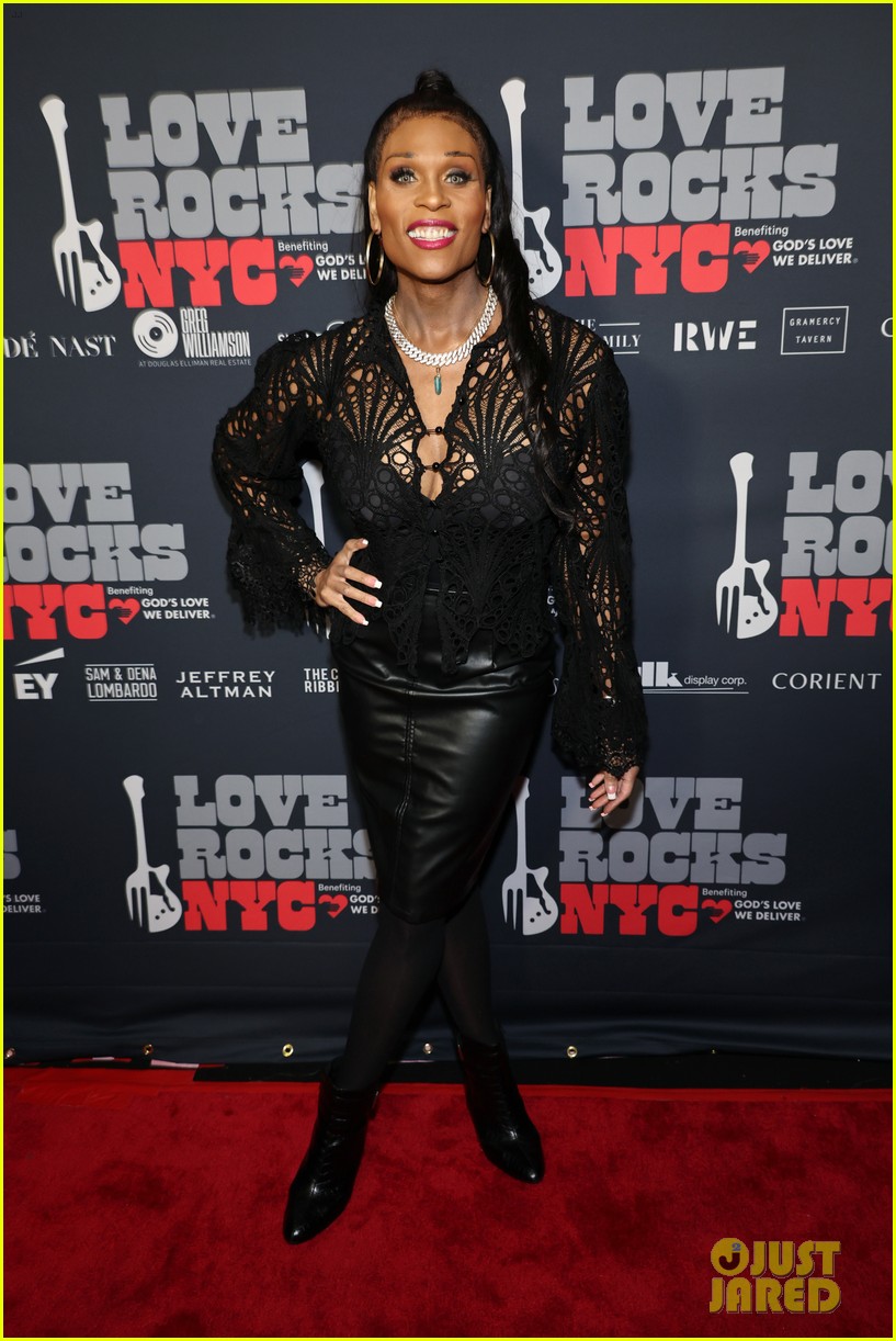 Kate Hudson Goes Rocker Chic, Cher Channels Elvis at Love Rocks NYC ...