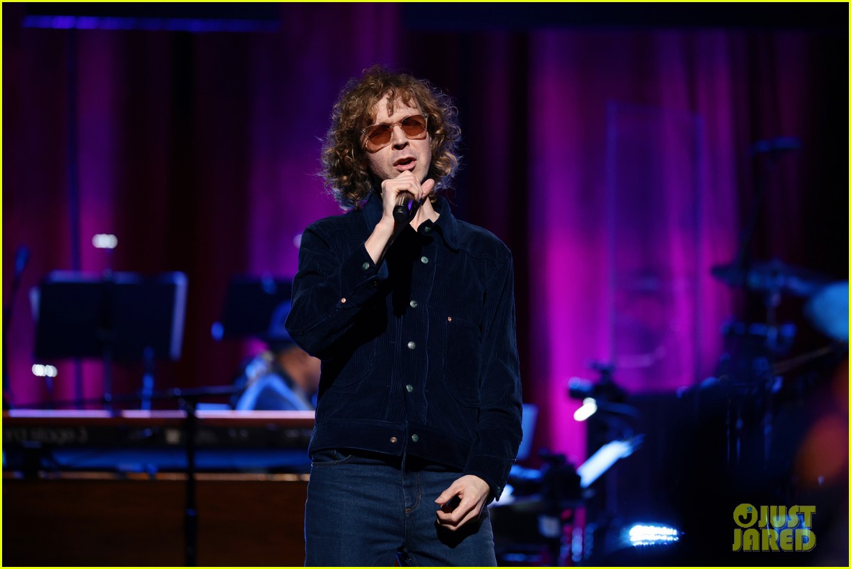 Kate Hudson Goes Rocker Chic, Cher Channels Elvis at Love Rocks NYC ...