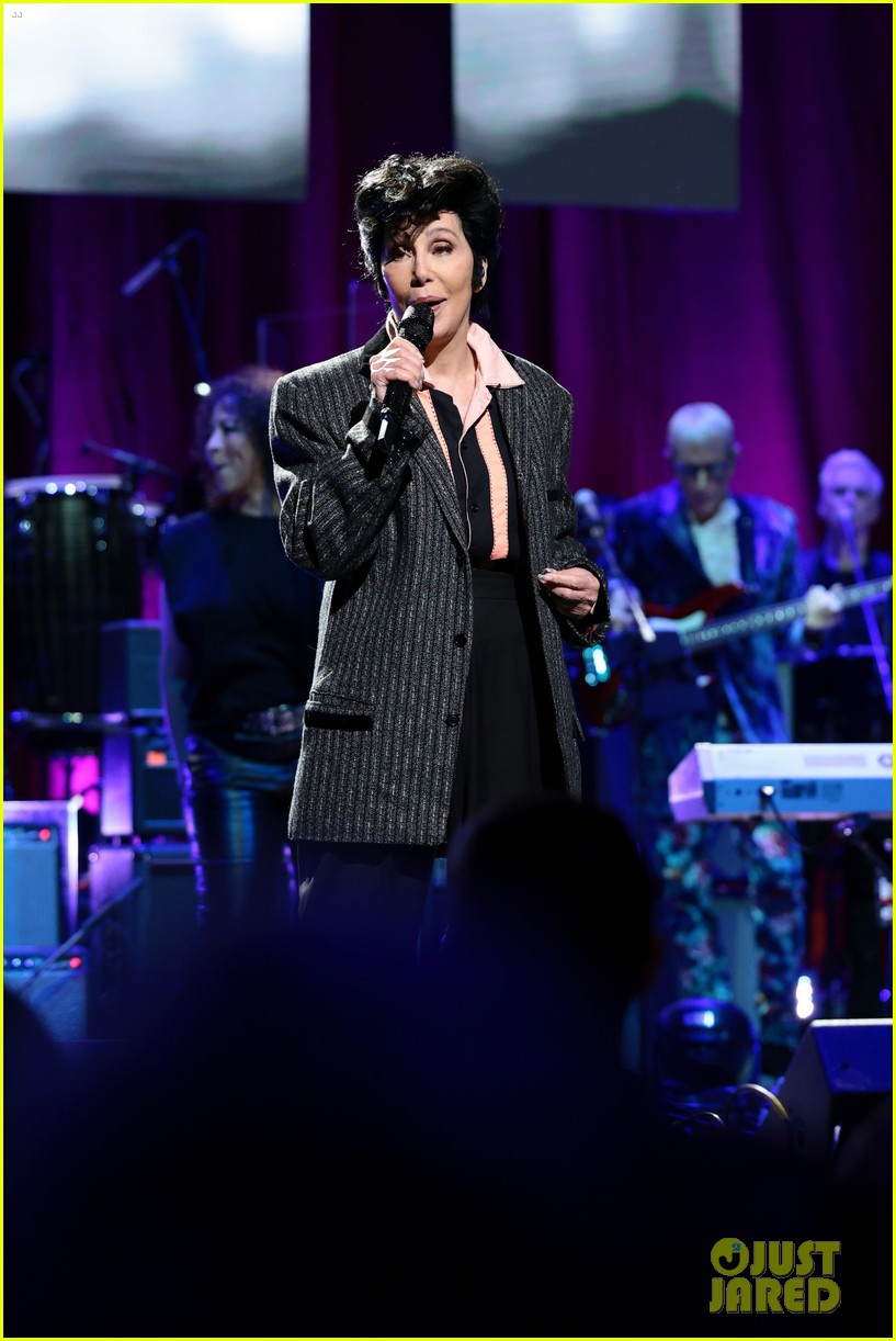 Kate Hudson Goes Rocker Chic, Cher Channels Elvis at Love Rocks NYC ...