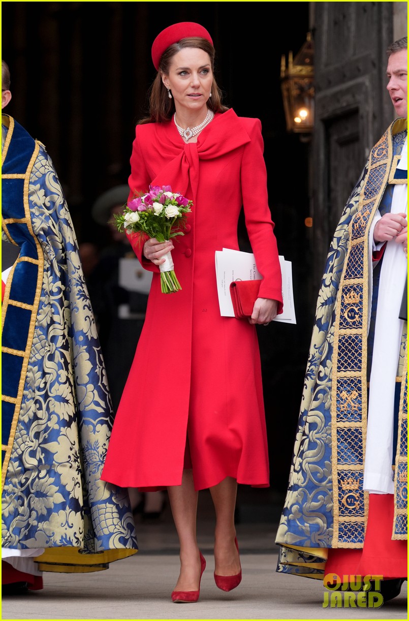 Prince William & Kate Middleton Join More Royal Family Members at ...