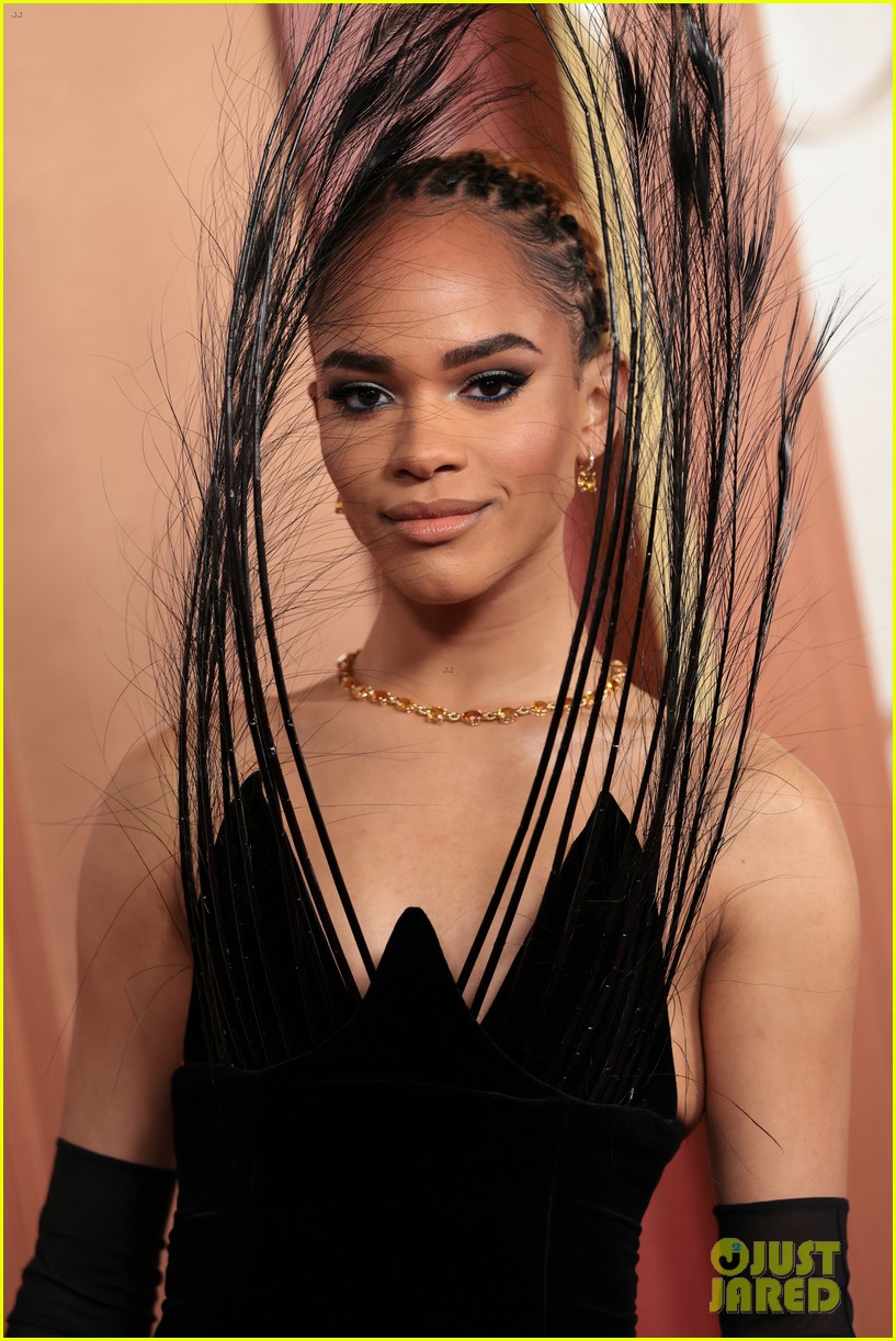 The Wild Robot's Kit Connor & 'Heartstopper' Co-Stars Joe Locke ...