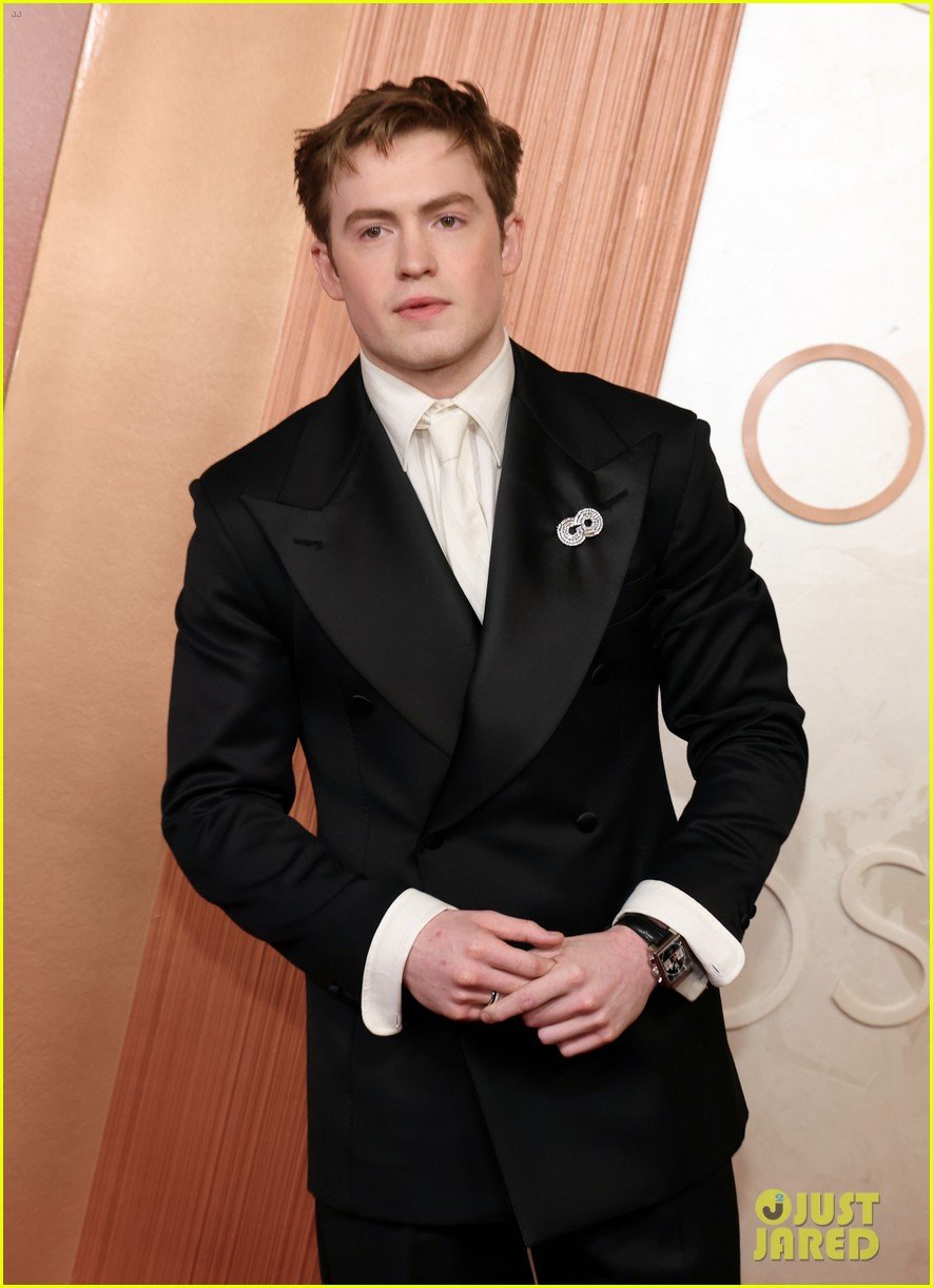 The Wild Robot's Kit Connor & 'Heartstopper' Co-Stars Joe Locke ...