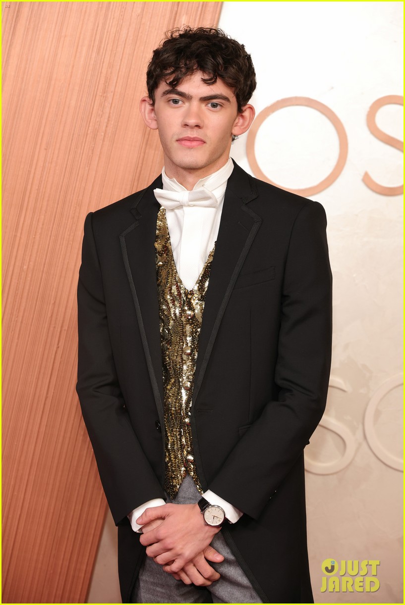 The Wild Robot's Kit Connor & 'Heartstopper' Co-Stars Joe Locke ...