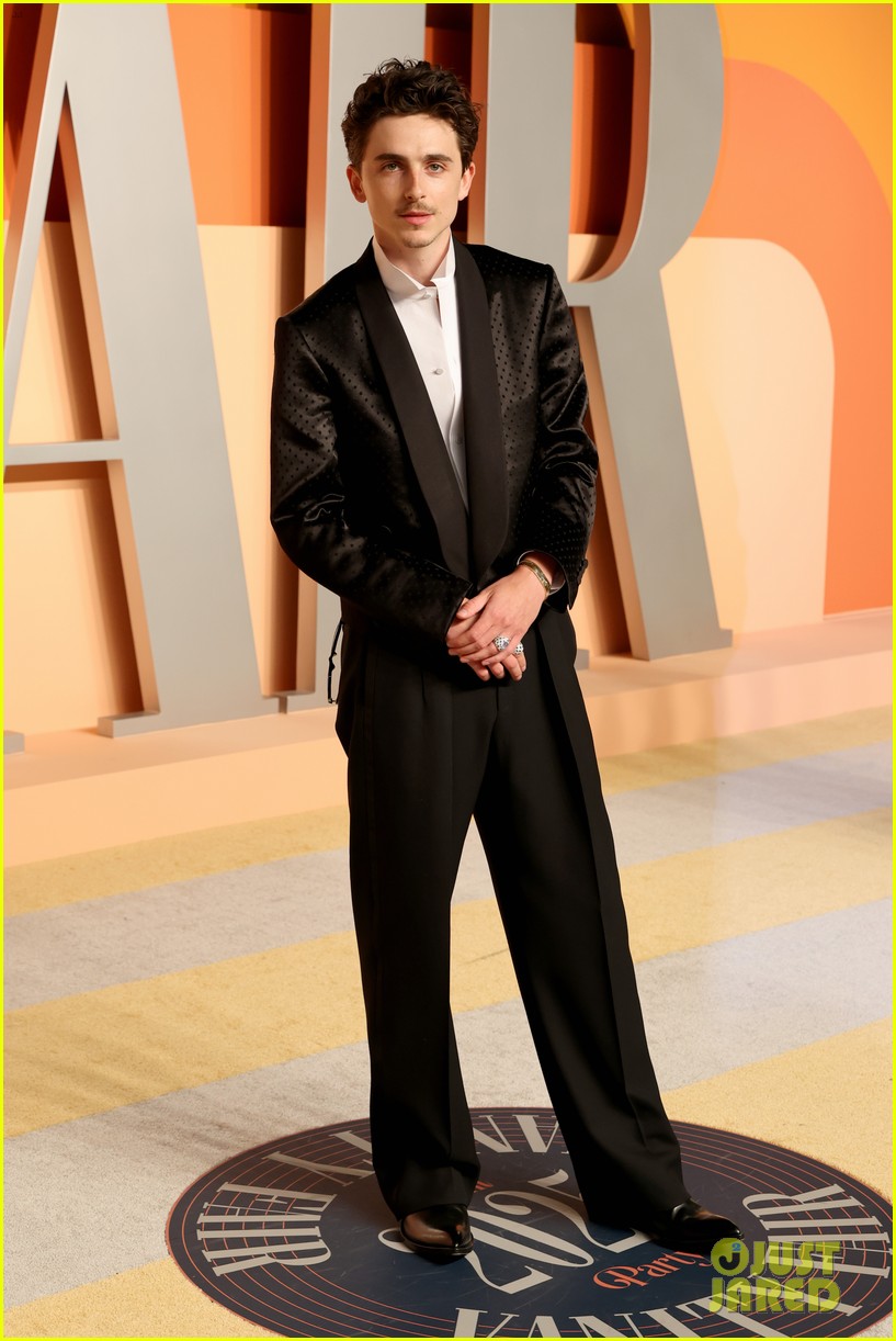 Kylie Jenner Poses For Cute Photos with Timothee Chalamet Inside Vanity ...