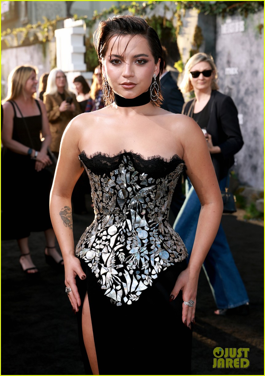 Pedro Pascal & Bella Ramsey Attend 'The Last of Us' Season 2 Premiere with Exciting New Guest ...