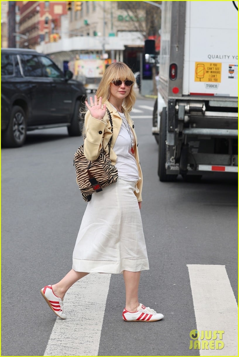 Jennifer Lawrence Wears Cute Spring Outfit for Day Out in NYC: Photo ...