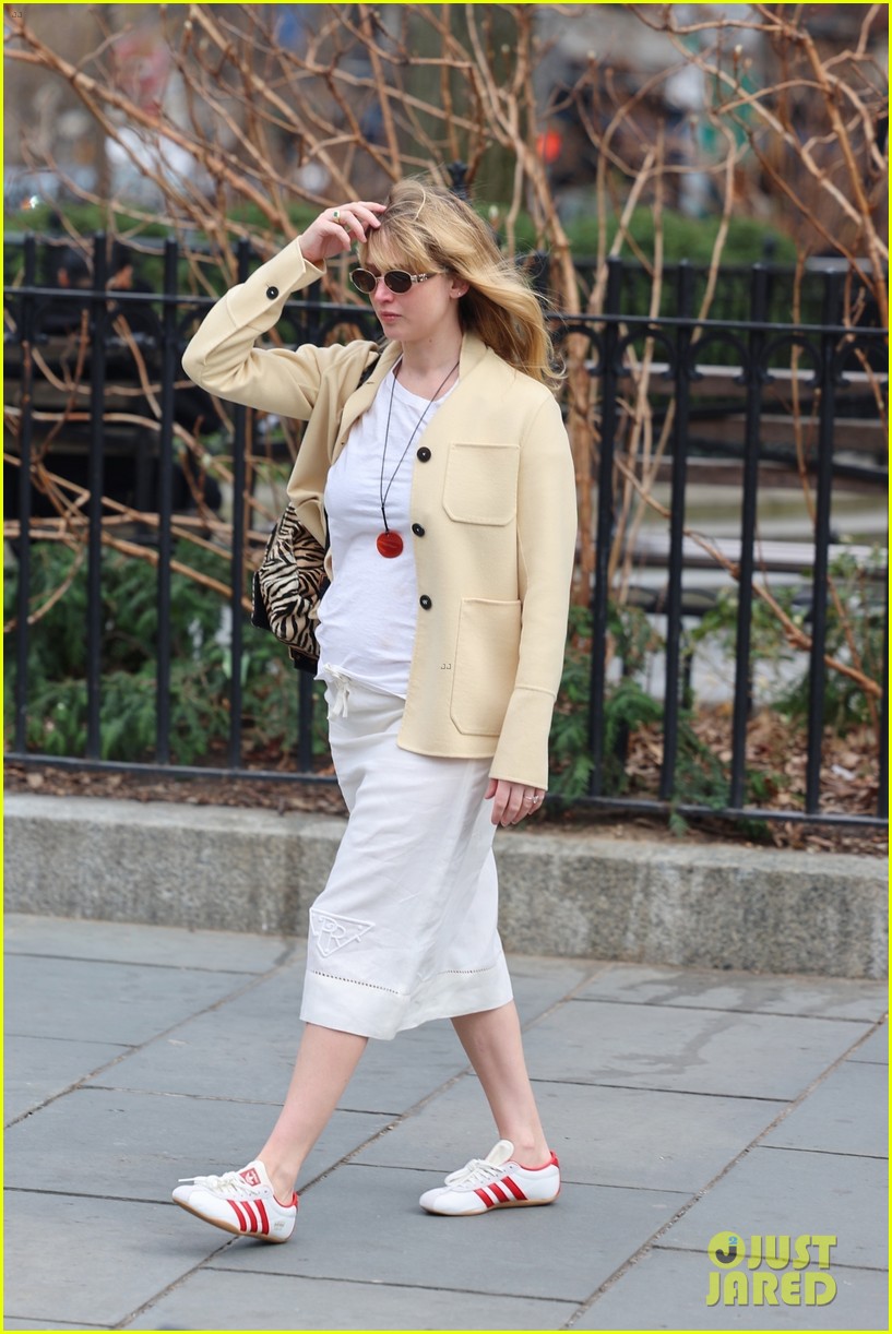 Jennifer Lawrence Wears Cute Spring Outfit for Day Out in NYC: Photo ...