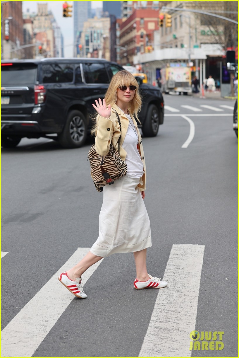 Jennifer Lawrence Wears Cute Spring Outfit for Day Out in NYC: Photo ...