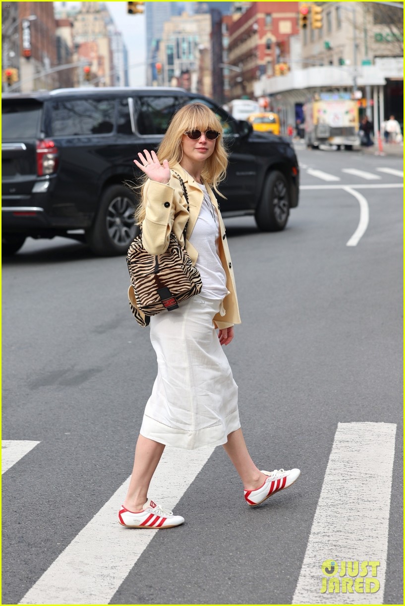 Jennifer Lawrence Wears Cute Spring Outfit for Day Out in NYC: Photo ...