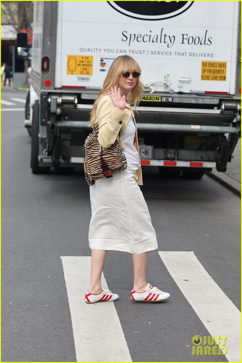 Jennifer Lawrence Wears Cute Spring Outfit for Day Out in NYC: Photo ...