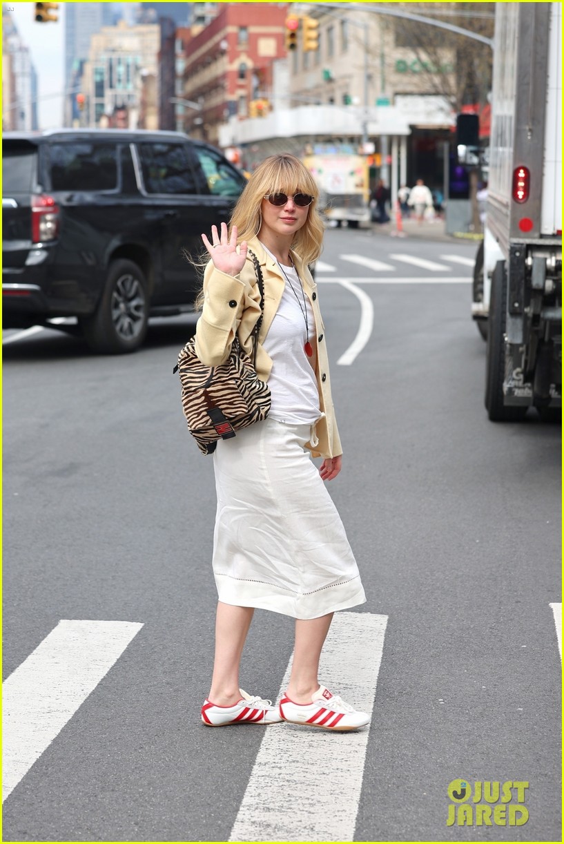 Jennifer Lawrence Wears Cute Spring Outfit for Day Out in NYC: Photo ...