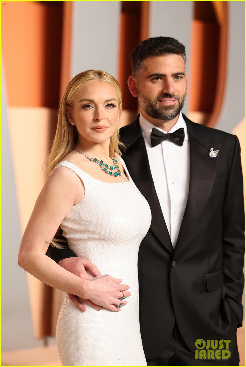 Lindsay Lohan Holds Husband Bader Shammas Close at Her 2nd Consecutive Vanity Fair Oscars Party ...
