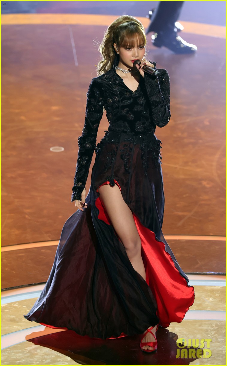 Lisa Performs 'Live & Let Die' During Bond Medley at Oscars 2025 ...