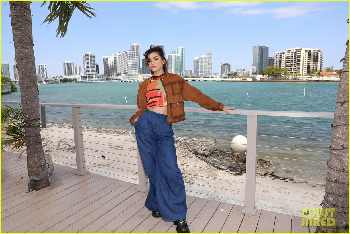 Eva Longoria Gets Friend Jessica Alba's Support at 'Alexander' Movie ...