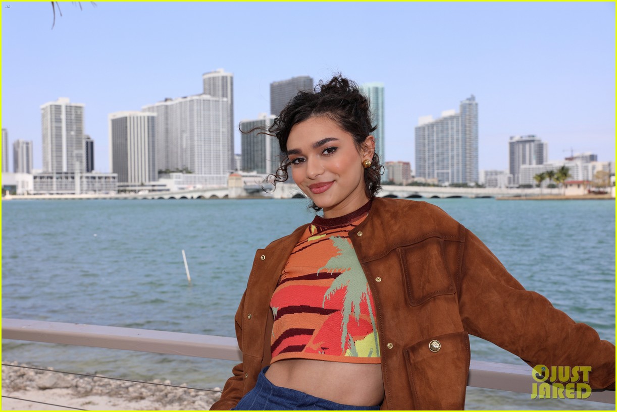 Eva Longoria Gets Friend Jessica Alba's Support at 'Alexander' Movie ...