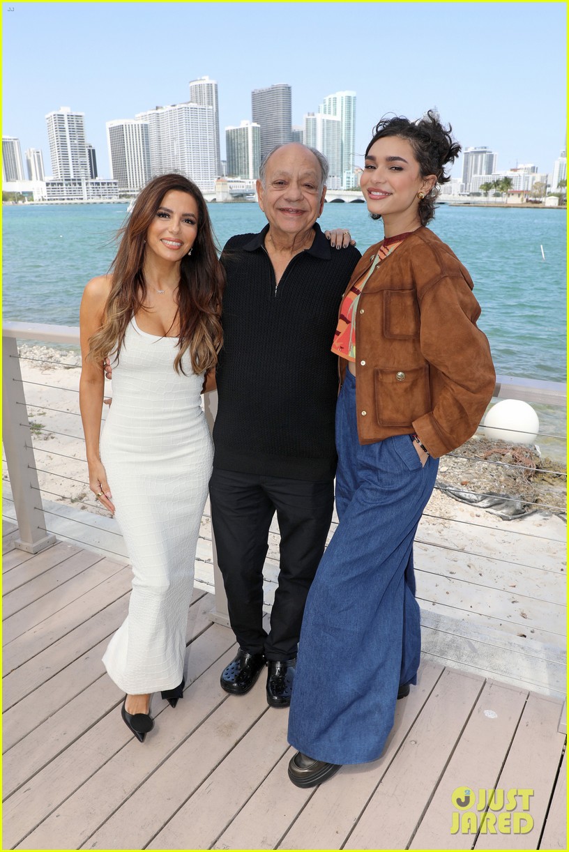 Eva Longoria Gets Friend Jessica Alba's Support at 'Alexander' Movie ...