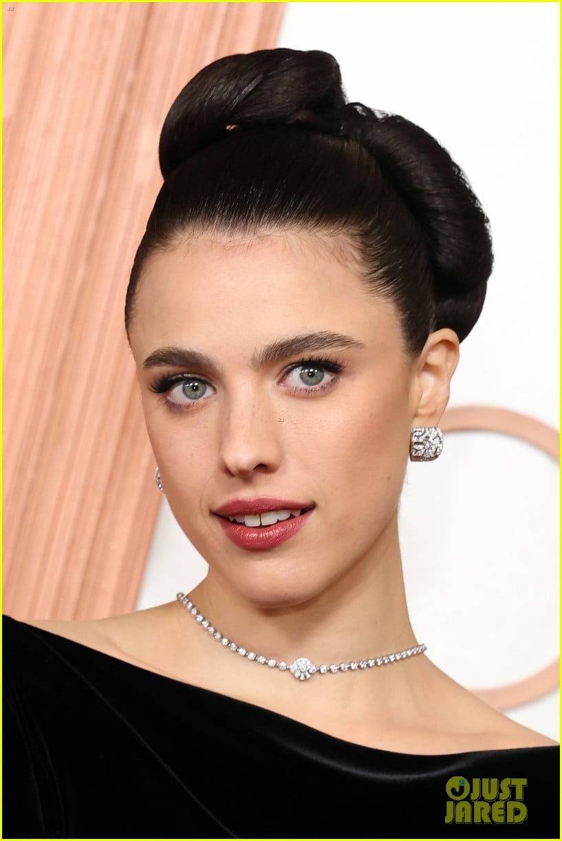 Margaret Qualley Wears Backless Dress to Oscars 2025: Photo 5132198 ...