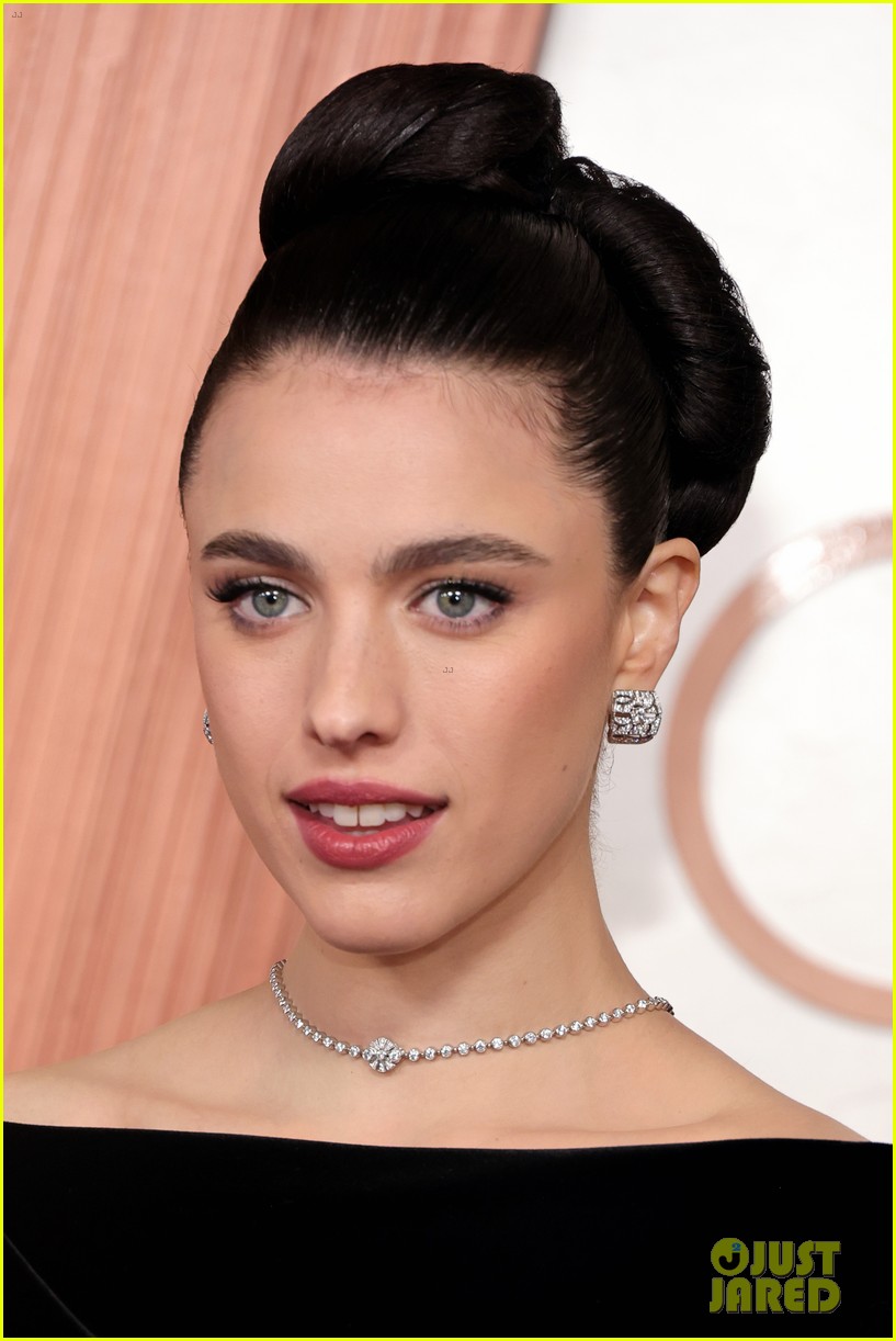Margaret Qualley Wears Backless Dress to Oscars 2025: Photo 5132202 ...