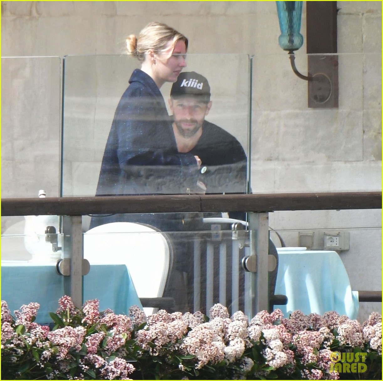 Chris Martin Spotted with Daughter Apple, 20, During a Trip to Italy ...