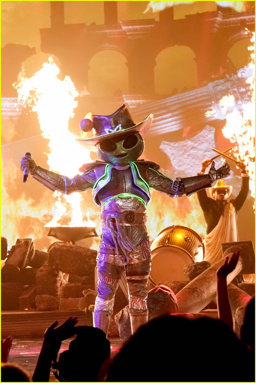 Who Is Space Ranger on 'The Masked Singer' Season 13? Clues, Guesses ...