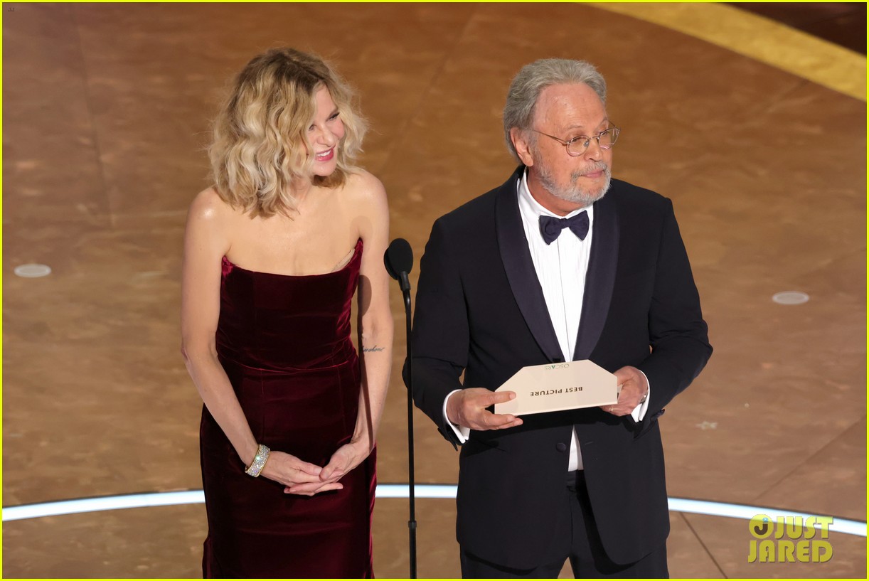 Meg Ryan & Billy Crystal Reunite to Present Best Picture at Oscars 2025 ...