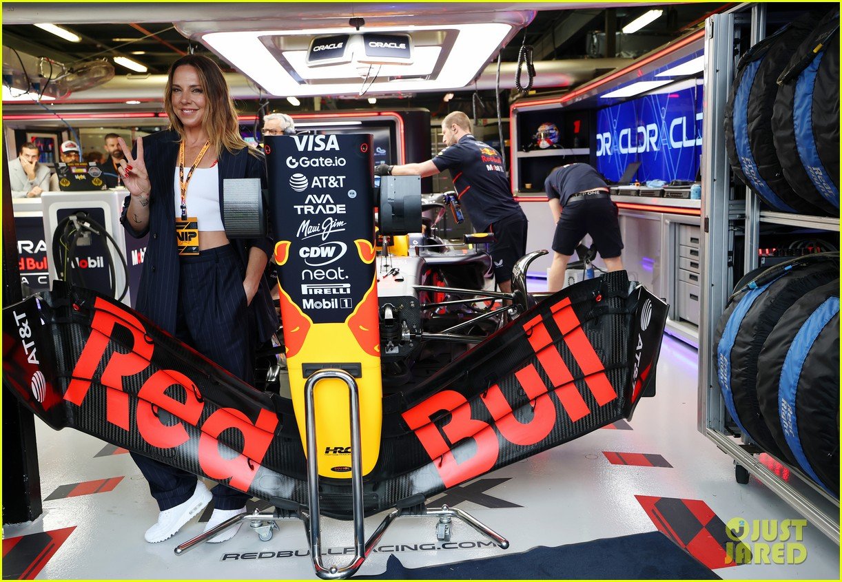 Spice Girls' Mel C Hits the Beach With Hunky Boyfriend Chris Dingwall ...