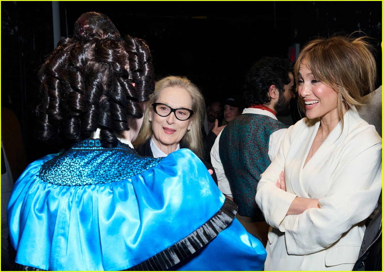 Jennifer Lopez, Meryl Streep & More Visit Betty Gilpin Ahead of Her ...