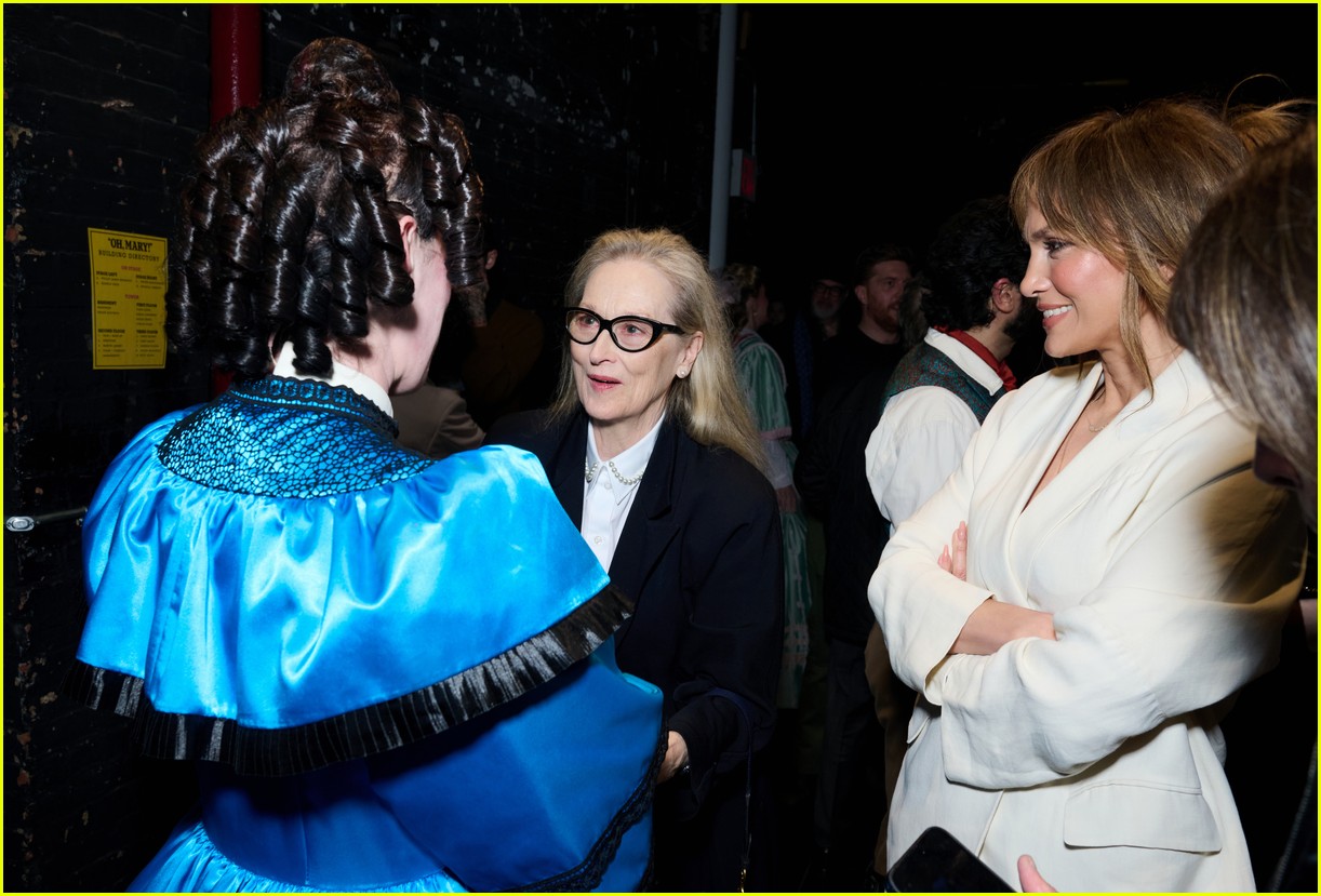 Jennifer Lopez, Meryl Streep & More Visit Betty Gilpin Ahead of Her ...