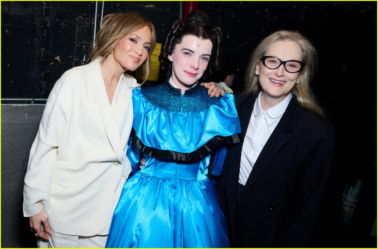 Jennifer Lopez, Meryl Streep & More Visit Betty Gilpin Ahead of Her ...