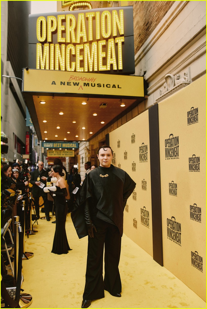London's Hottest New Musical, 'Operation Mincemeat,' Opens on Broadway ...
